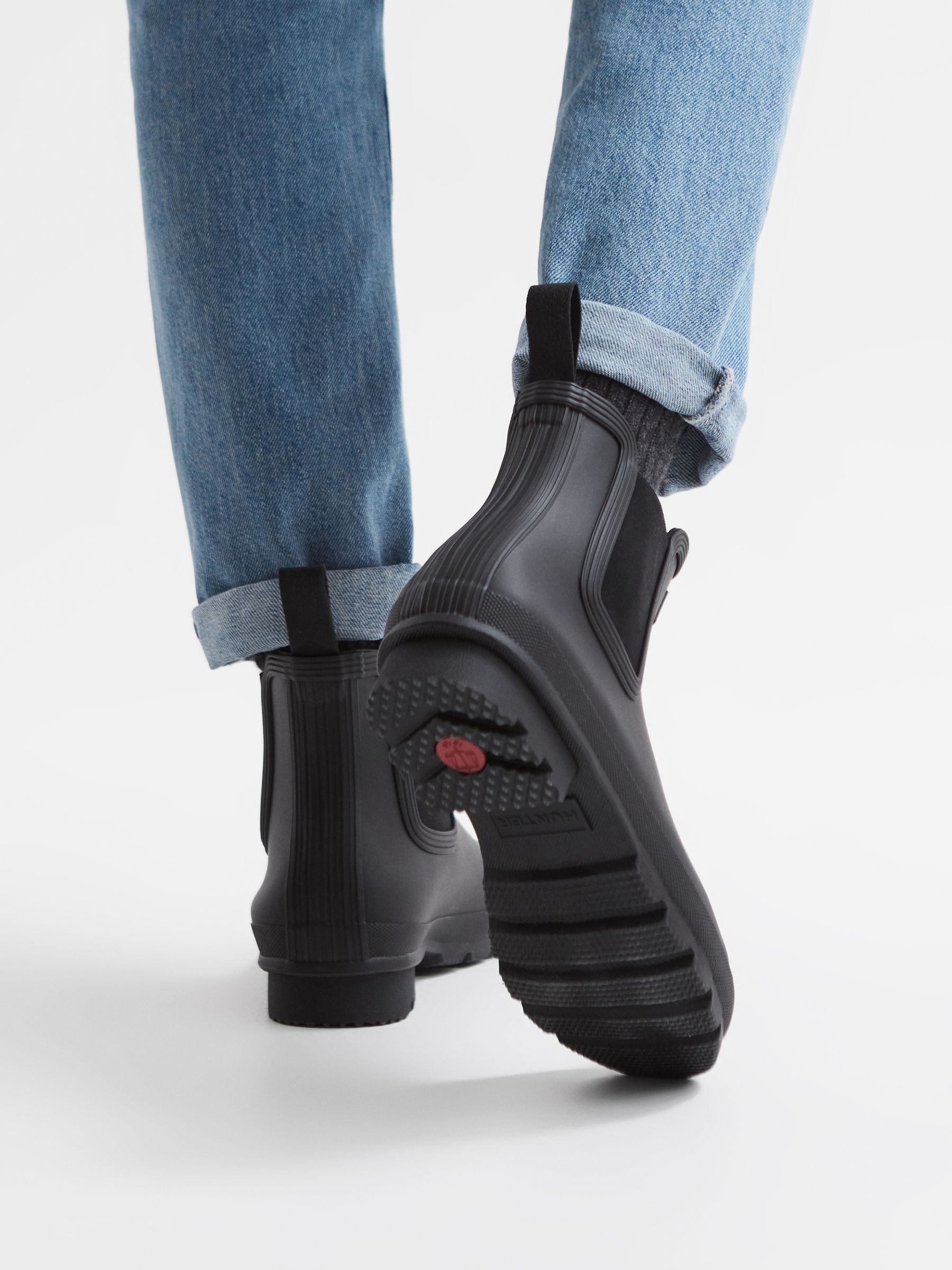 Hunter Original Chelsea Boots in Black - REISS