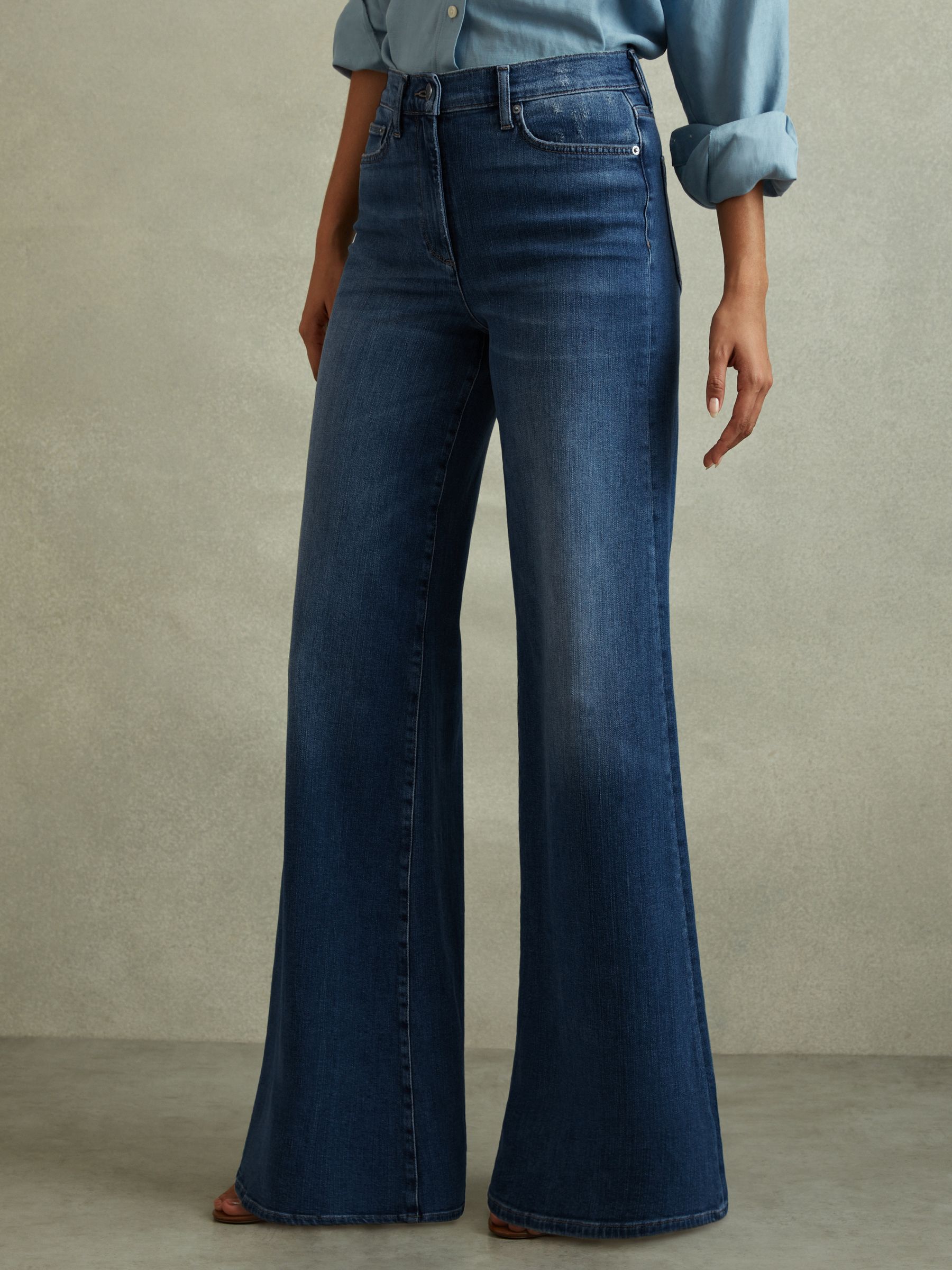 Petite Palazzo Jeans in Mid Blue - REISS