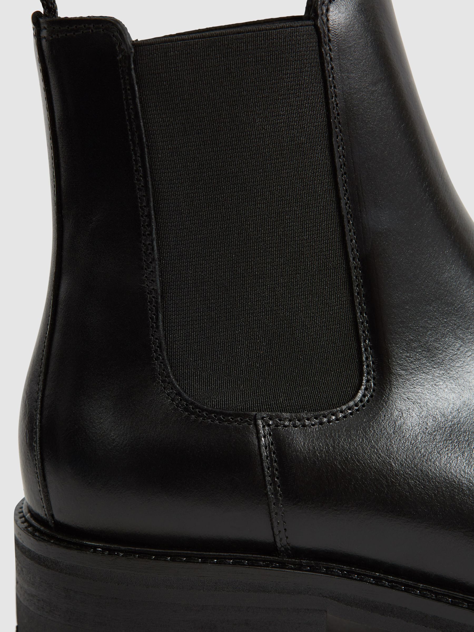 Leather Chelsea Boots in Black - REISS