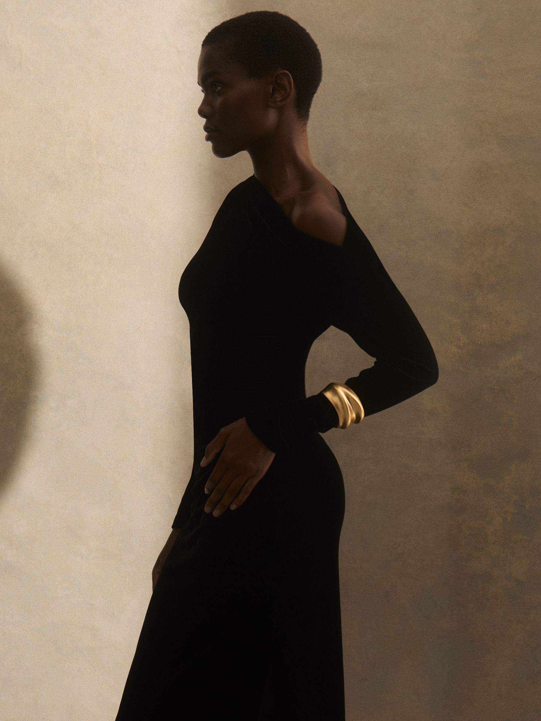 Reiss Sculptural Cuff in Gold Tone | REISS