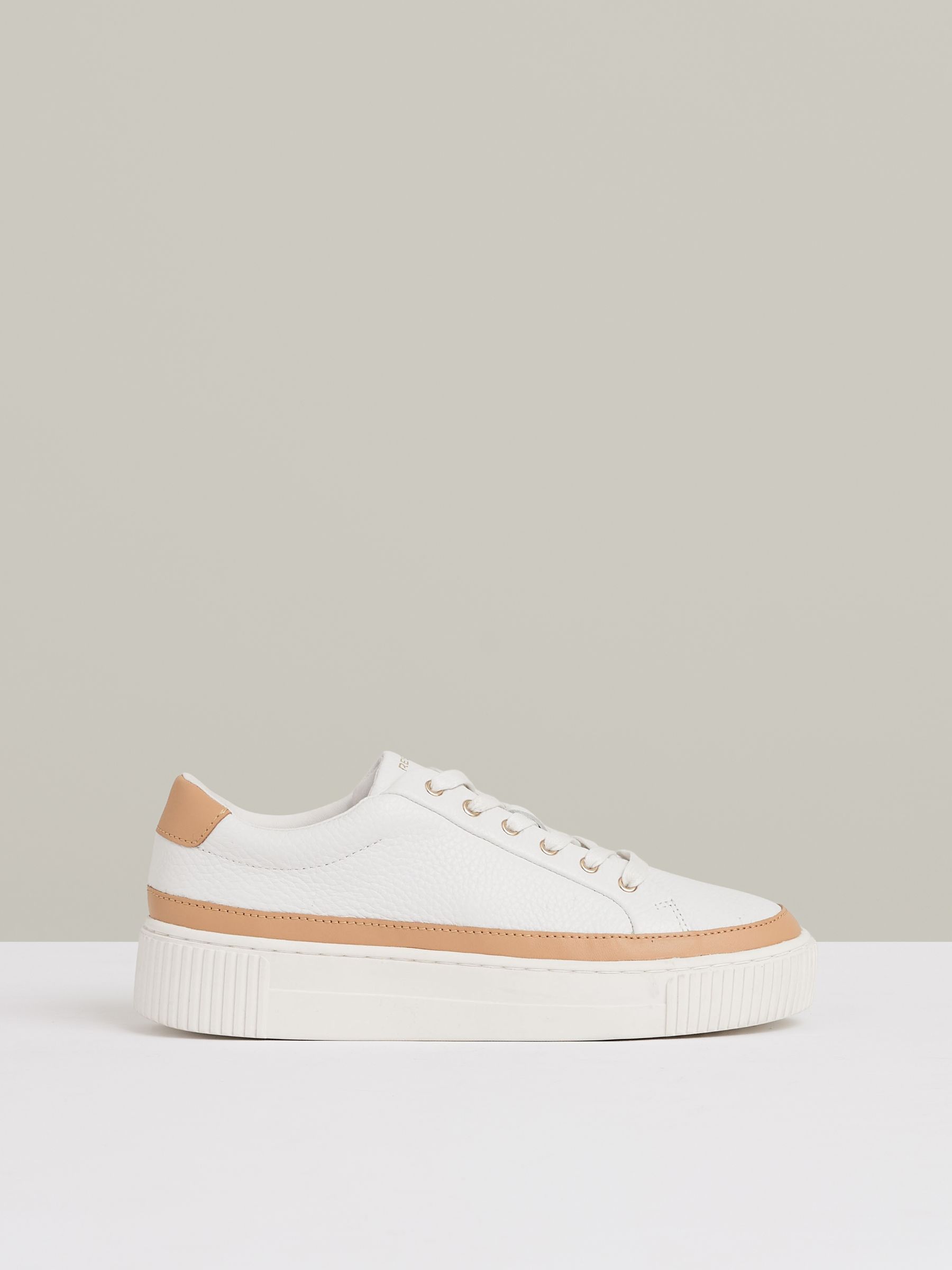 Reiss Grained Leather Platform Trainers in Camel/White - REISS