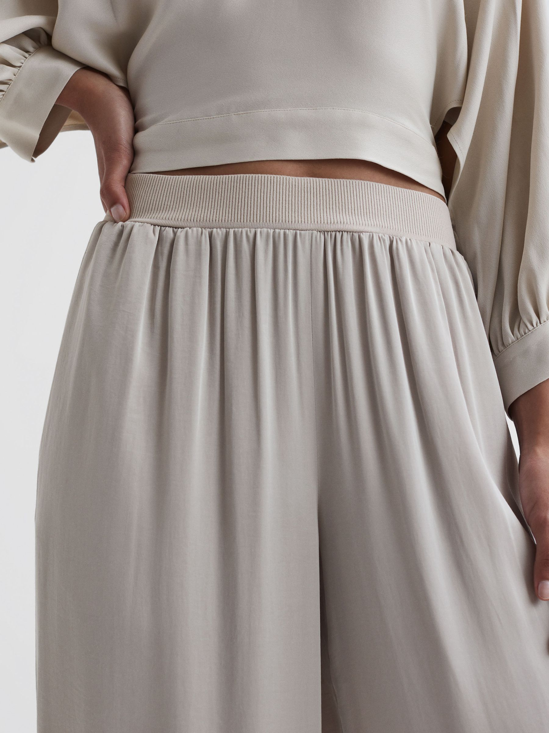 Reiss Wide Leg Elasticated Waist Trousers in Neutral - REISS