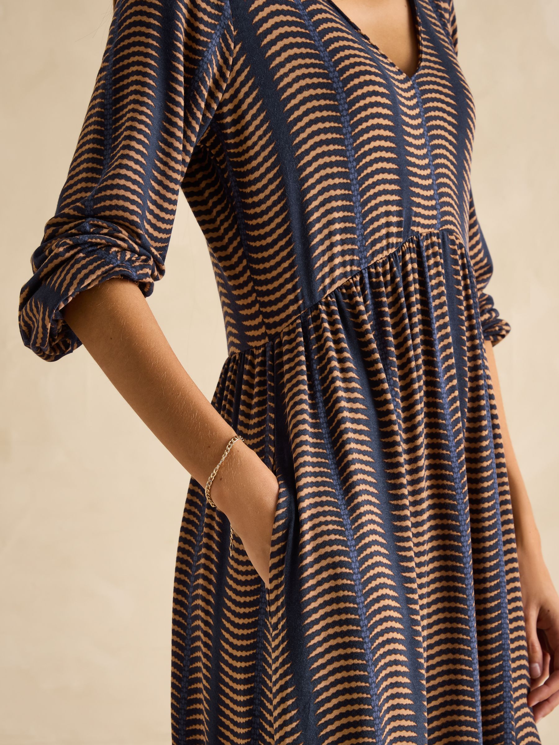 Nia Navy Blue & Tan V-Neck Long Sleeve Midaxi Dress | Joules