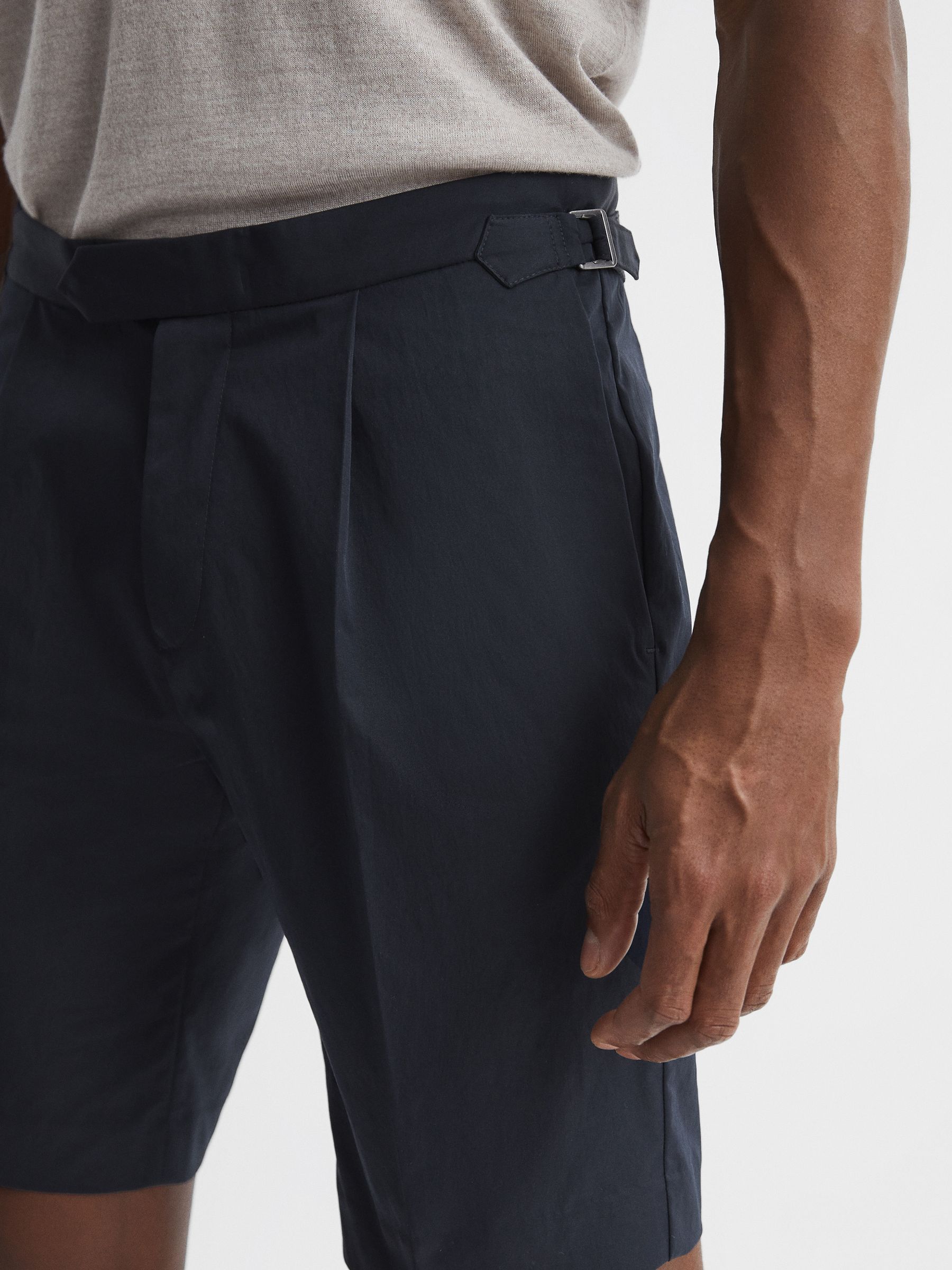 Reiss Side Adjuster Shorts in Navy - REISS