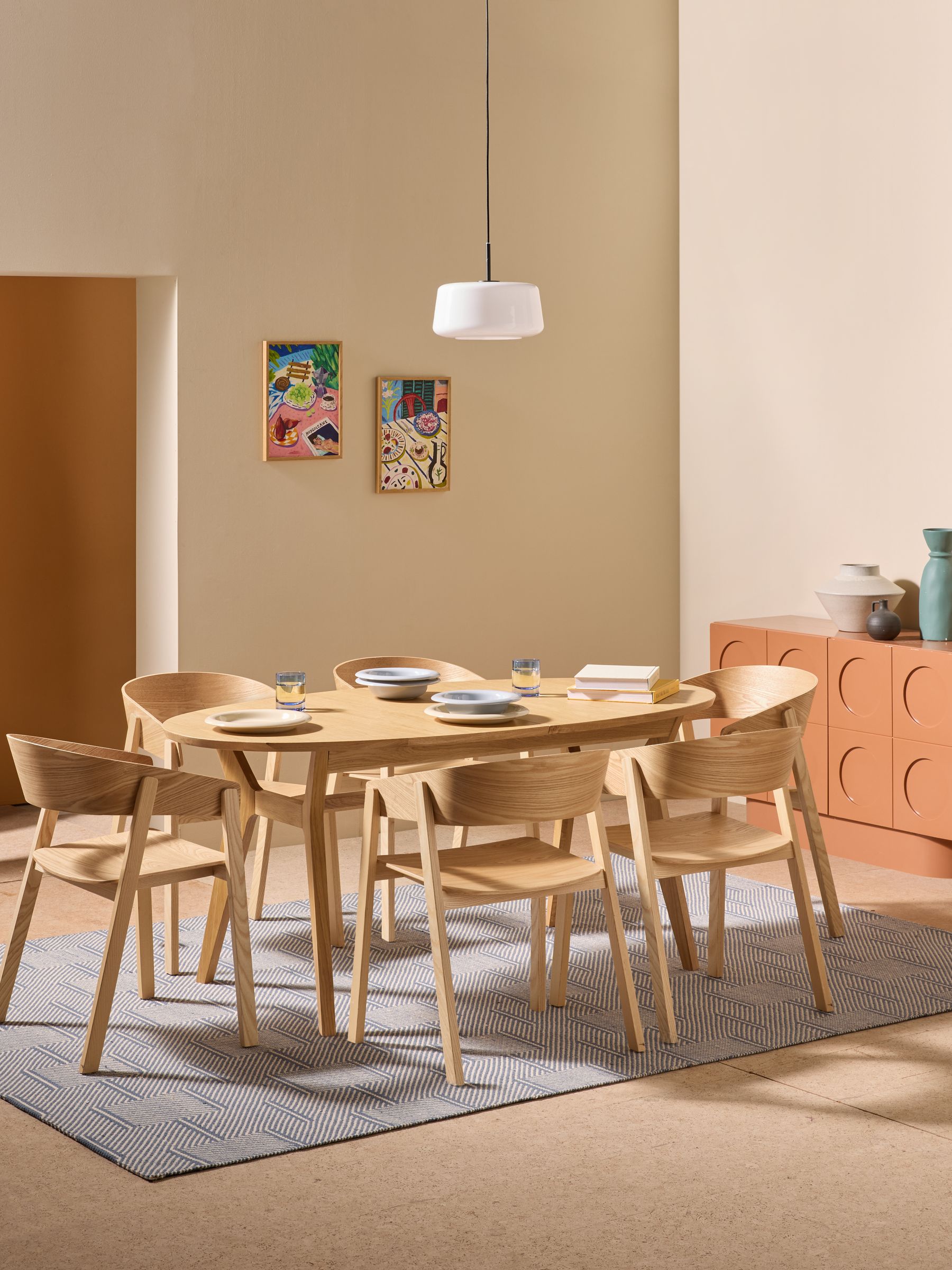 Jenson Extendable 6 to 8 Seater Round Dining Table in Oak | Made