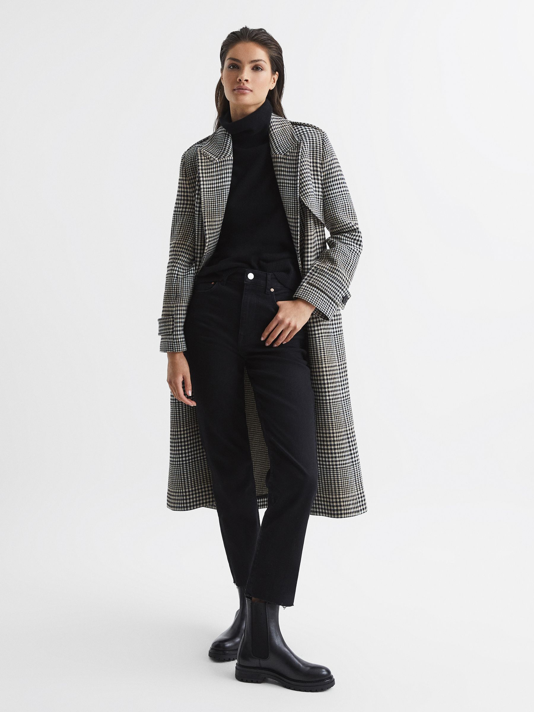 Reiss Black Thea Boots Leather Pull On Chelsea Boots | REISS USA