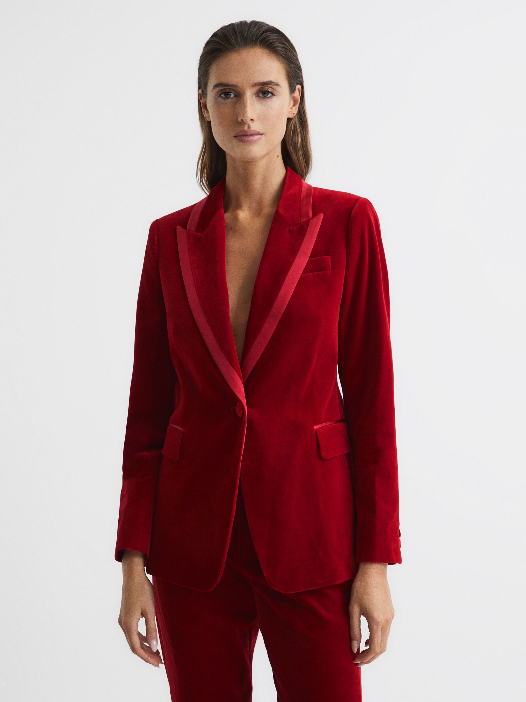 Single Breasted Tailored Velvet Blazer in Red - REISS